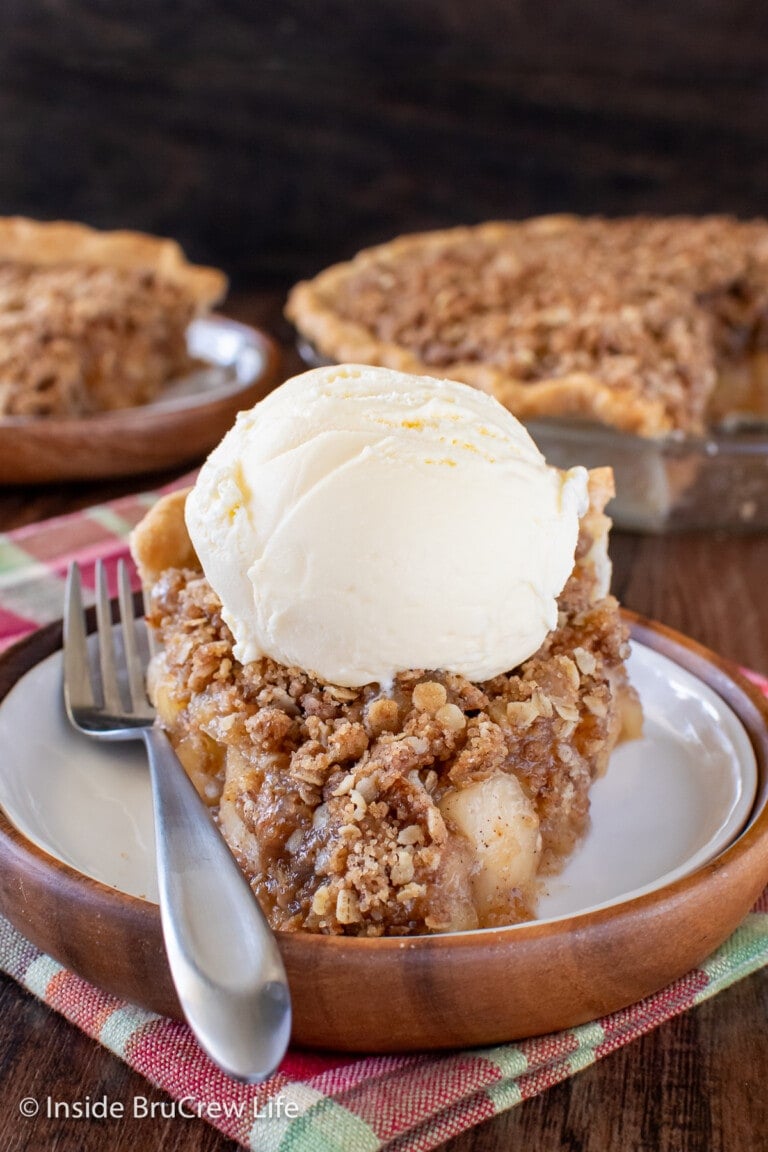 The Best Apple Crisp Pie Recipe - Inside BruCrew Life