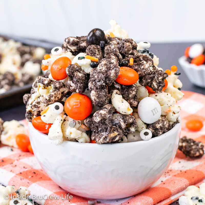 White Chocolate Covered Easter Popcorn Recipe - Inside BruCrew Life