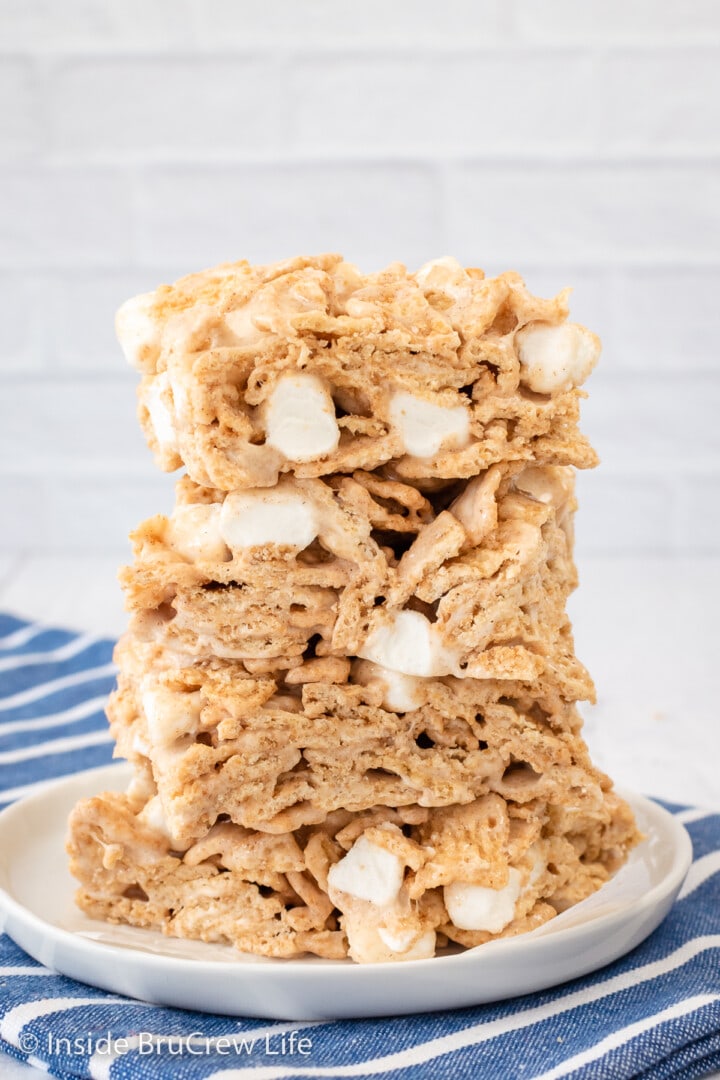 Cinnamon Toast Crunch Bars - Inside BruCrew Life
