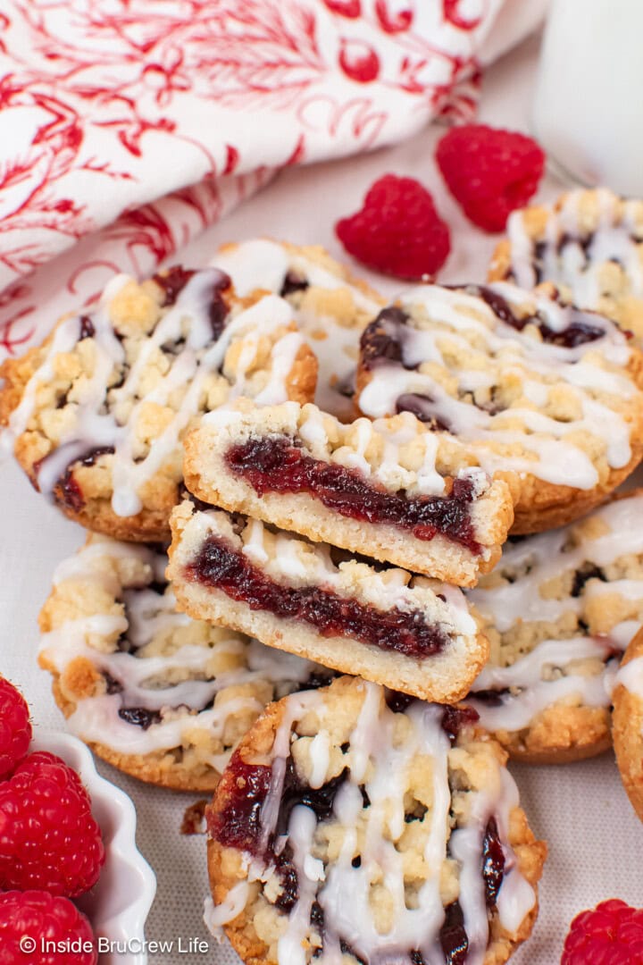 Raspberry Crumble Cookies Recipe (Costco Copycat) - Inside BruCrew Life